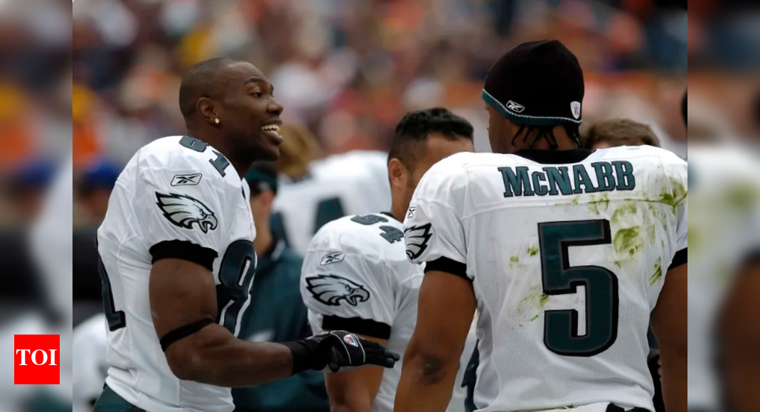 Eagles Locker Room: McNabb Criticizes A.J. Brown But Terrell Owens ...