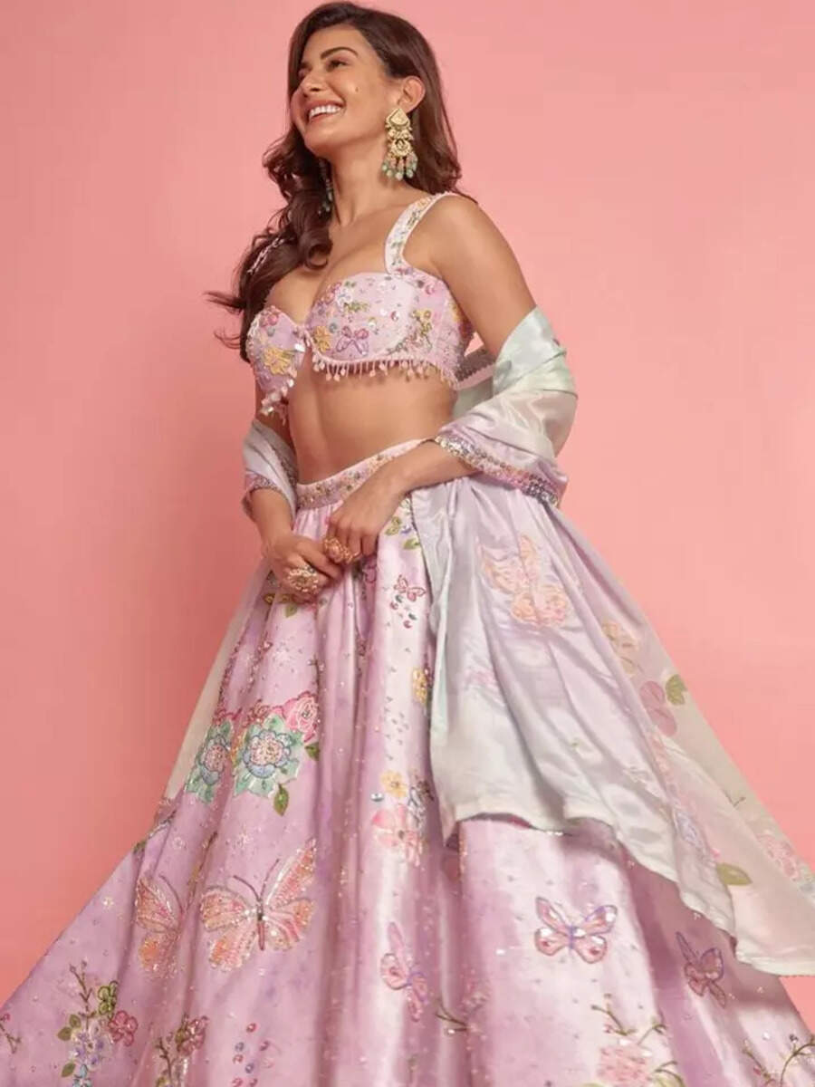 Amyra Dastur stuns in elegant lehenga choli collection | Times of India