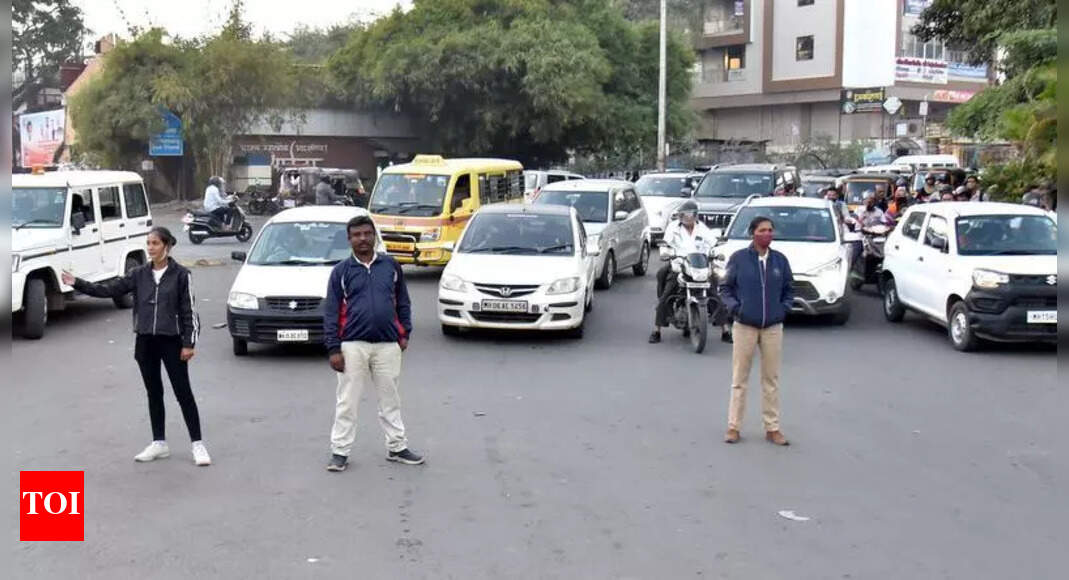 Mumbai Naka Traffic Congestion: 28 Personnel Deployed to Alleviate ...