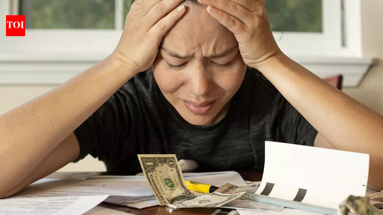 Money Habits: 6 habits that are believed to lead to a money block in life