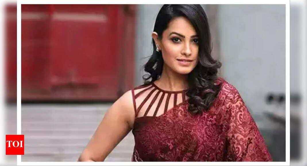 I feel most beautiful and comfortable when I wear a sari: Anita ...
