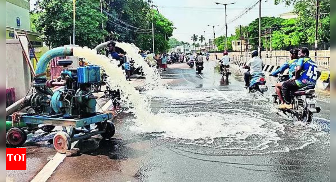 Waterlogging woes persist despite 2 day respite from rains in Tamil ...