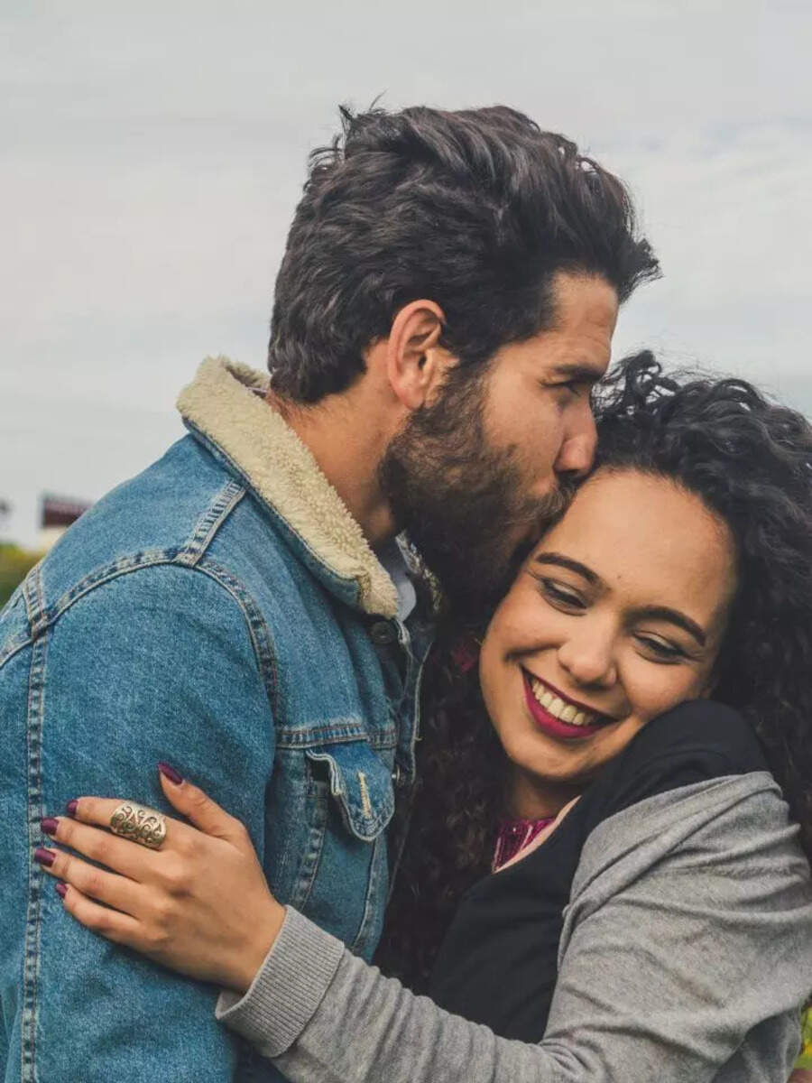 10 fun things happy couples do regularly | Times of India
