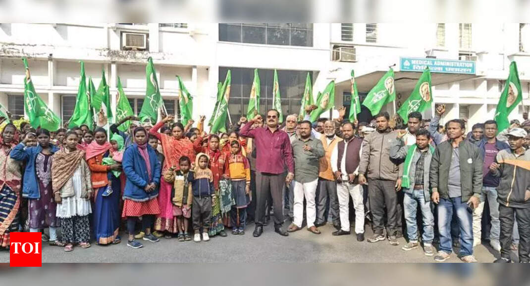 Contract worker’s death: JMM demands compensation, job for kin | Ranchi News - Times of India