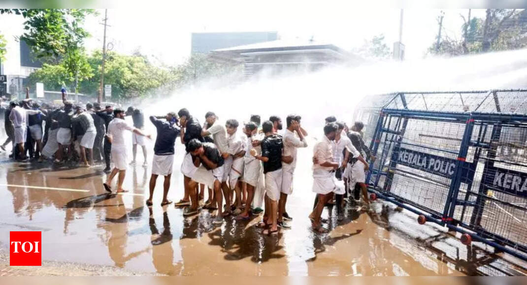 KSU protest march turns violent | Kozhikode News - Times of India