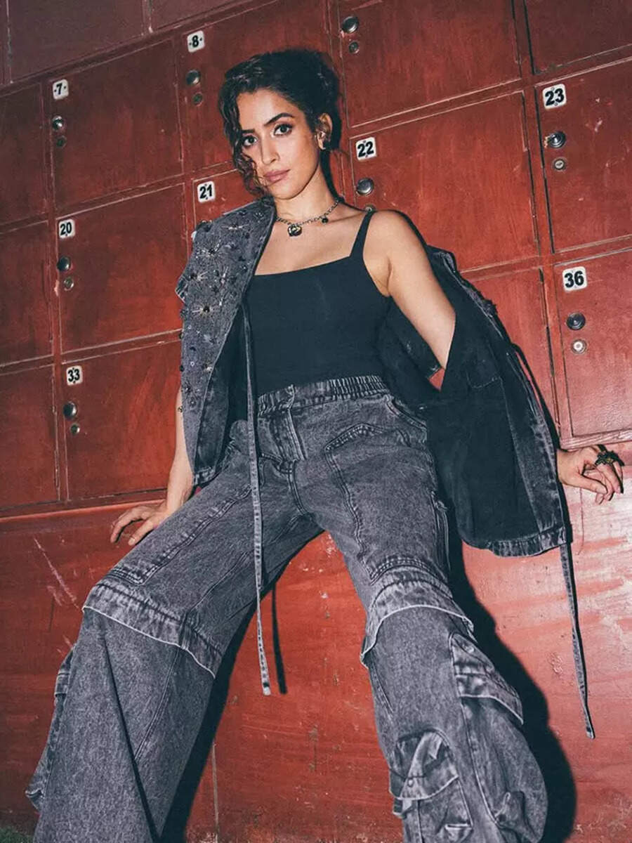 All eyes on Sanya Malhotra's effortless street styling | Times of India