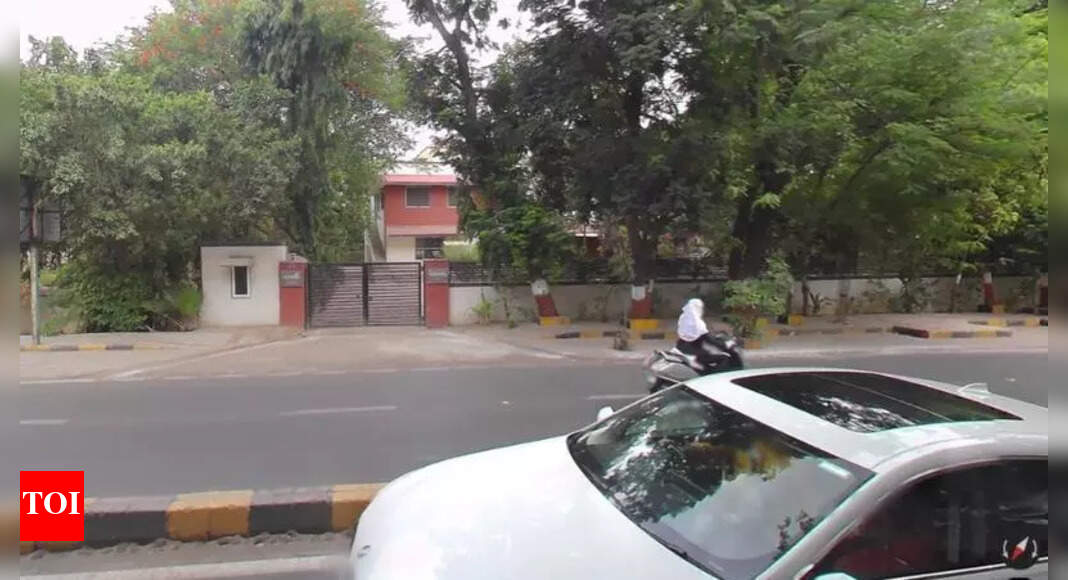 AMC spent Rs 32L to renovate toilets, bathrooms of DyMC bungalow ...