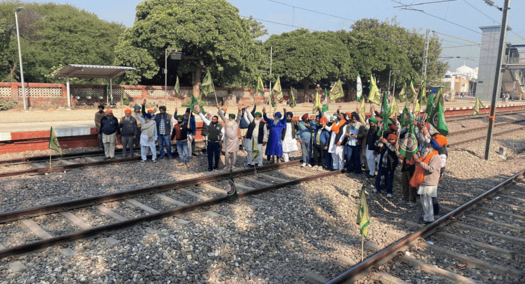Farmers' Protest Live Updates: Farmers begin 'Rail Roko' protest across ...
