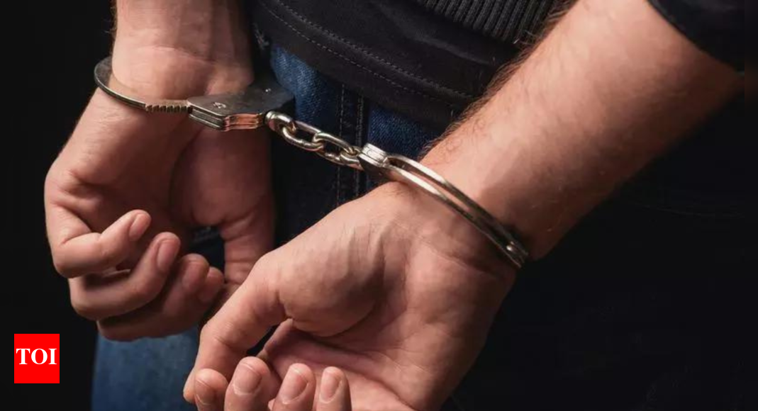 Chennai Income Tax officials and cop held for Rs 20 lakh robbery ...