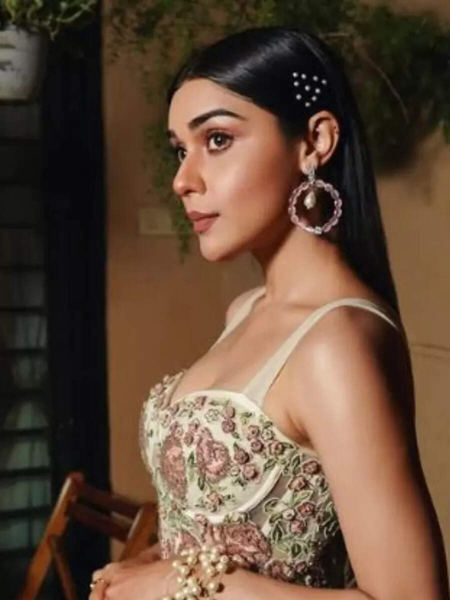 10 Best Looks Of Bigg Boss 18's Eisha Singh | Times Now