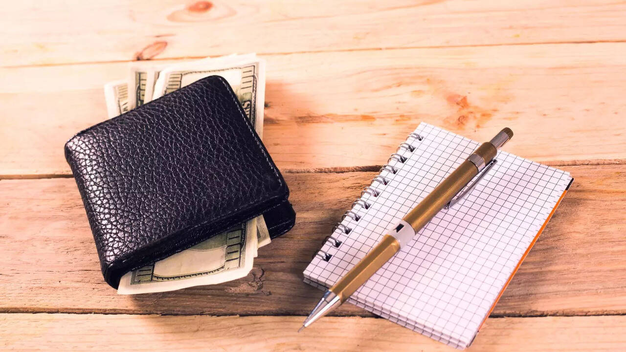 Income Tax Alert: Rules For Keeping Cash At Home You Must Know