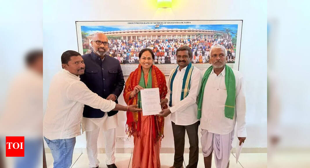 Court refuses to quash 3 FIRs on Arvind | Hyderabad News - Times of India