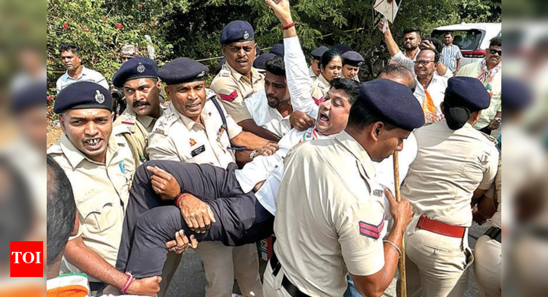 Cong members detained during protest over Adani | Goa News - Times of India