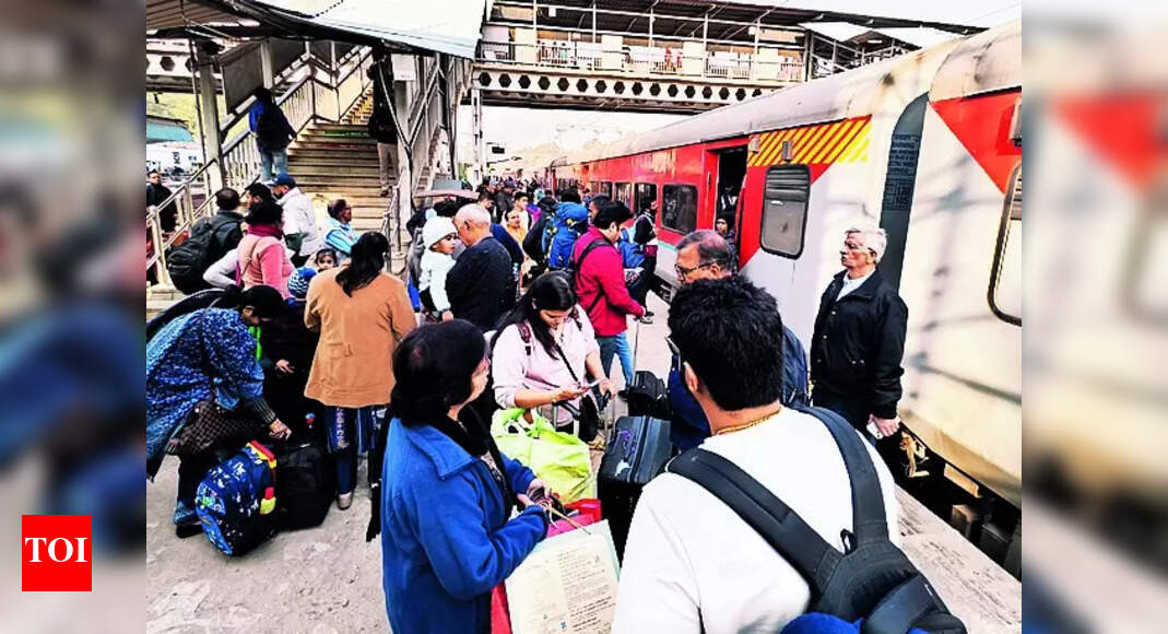 ‘Rail roko’: Unwanted halt for 3 key trains | Chandigarh News - Times ...