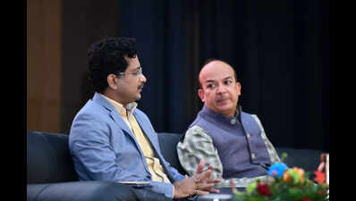 IIT-Bhilai's marketplace literacy workshop empowers 400 SHG women ...