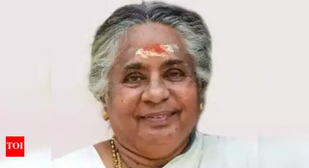 Malayalam actress Meena Ganesh passes away | Kochi News - Times of India