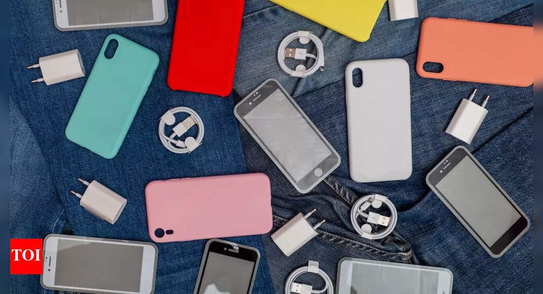 Man arrested for operating 400 phones to win prizes worth thousands of ...