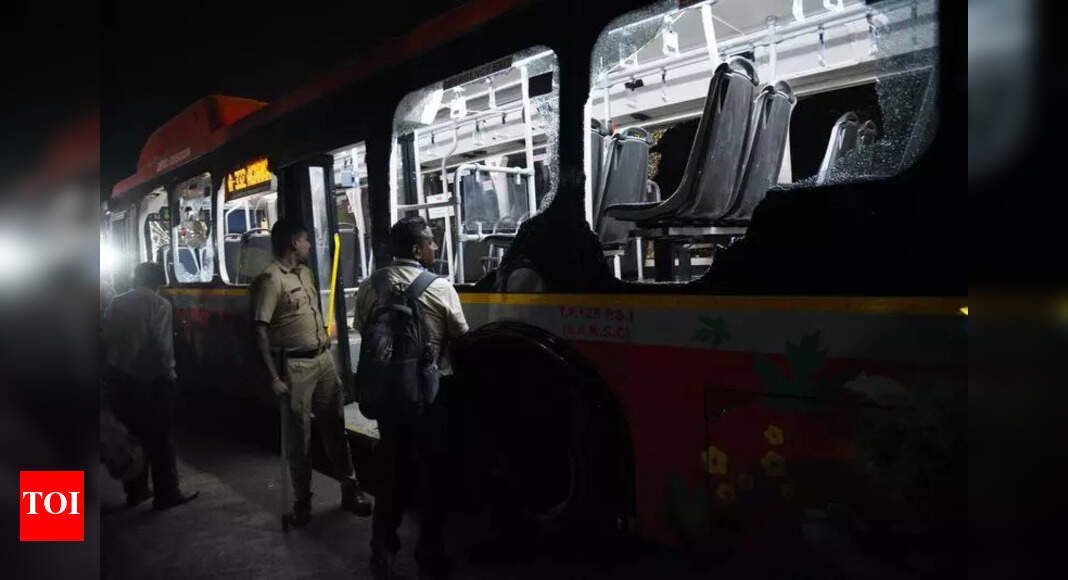 Mumbai Bus Accident: Kurla mishap death toll climbs to 9; BEST driver may lose licence | Mumbai ...