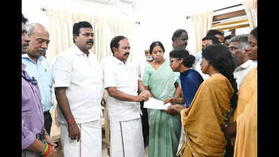 Minister hands over solatium to kin of Mettur thermal plant mishap ...