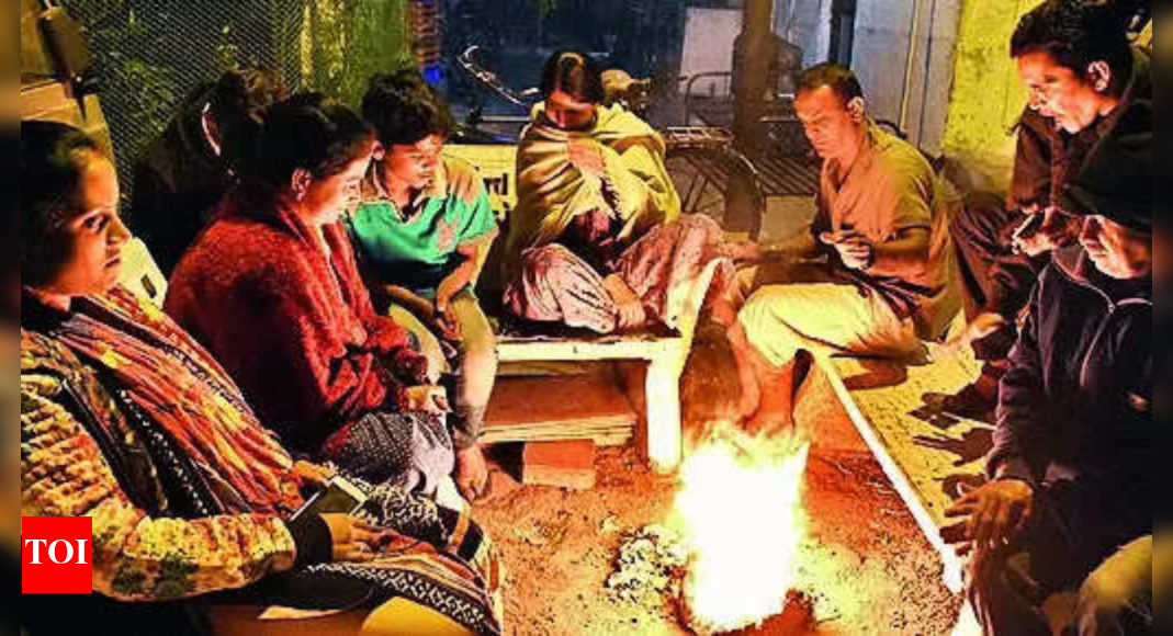 Ahmedabad records 13.4°C, Naliya a teeth-chattering 6.4°C | Ahmedabad ...