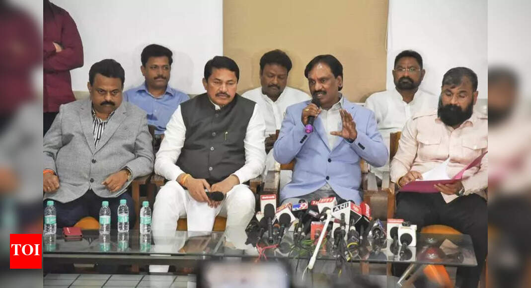 ‘Govt shielding Beed sarpanch murder accused’ | Nagpur News - Times of ...