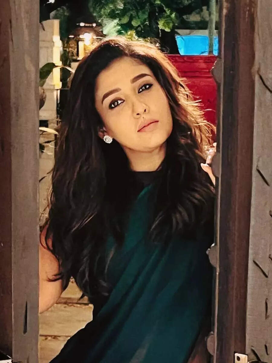 Nayanthara steals the spotlight with her graceful and timeless saree ...