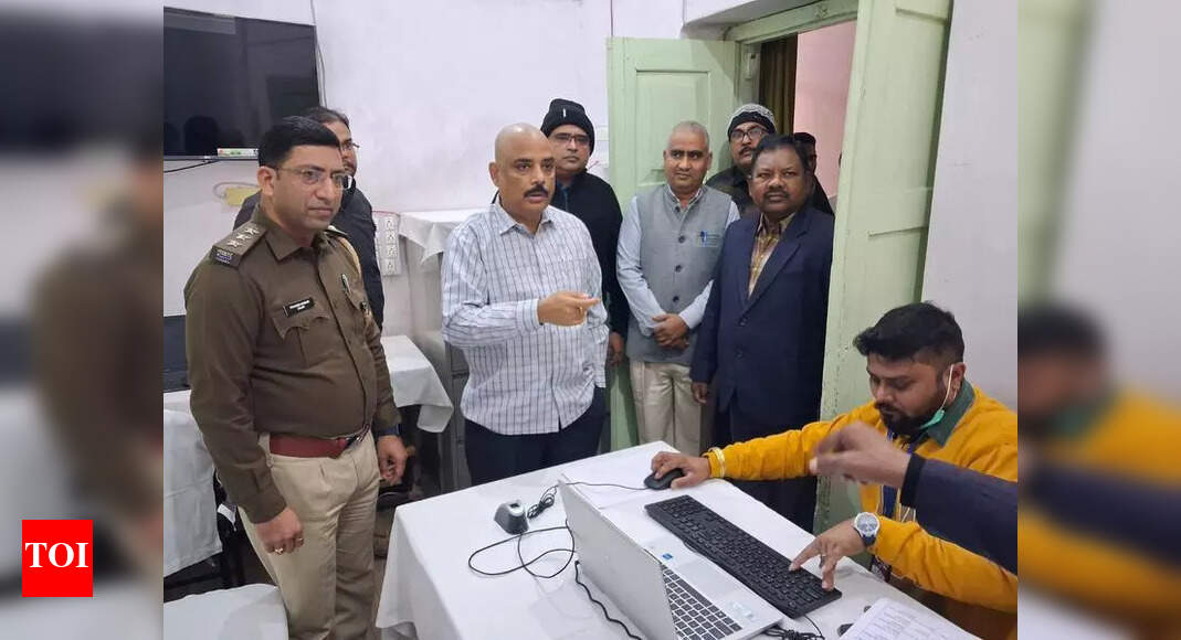 Technical glitch halts Ayushman Bharat camp at Daltonganj central jail ...