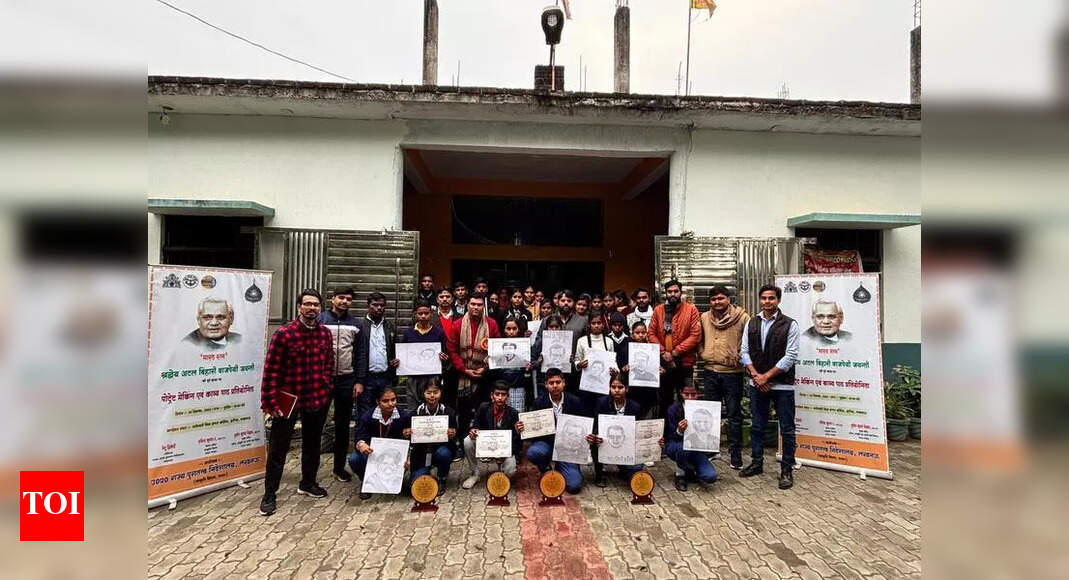 Poetry, poster contests for capital’s loved ex-MP | Lucknow News ...