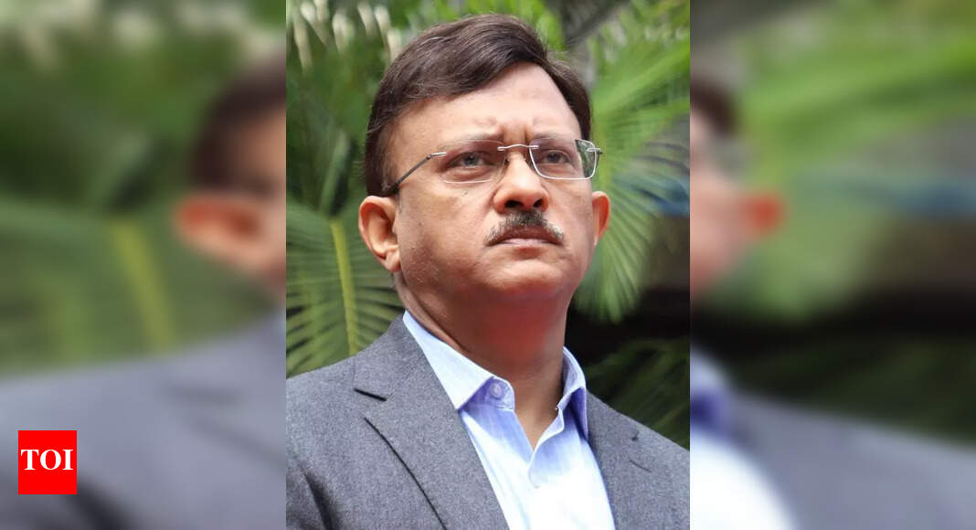 Seniority crunch: Only 7 IAS officers with 30-plus yrs experience ...