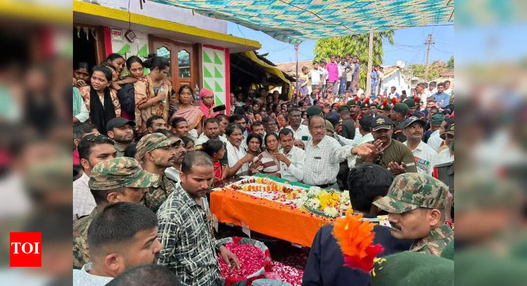 Thousands turn up to pay tributes as soldier laid to rest in Warora ...