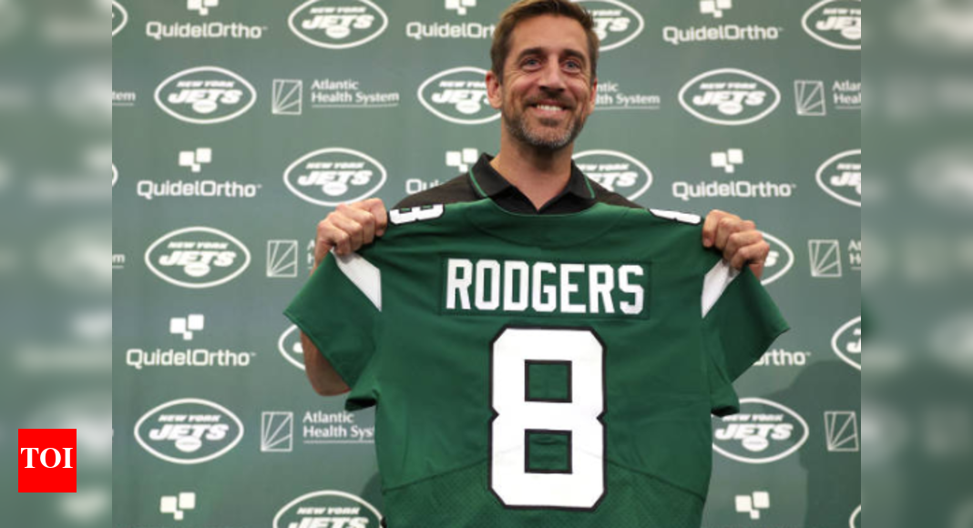 Aaron Rodgers Surprises Jets Offensive Linemen with Thoughtful ...