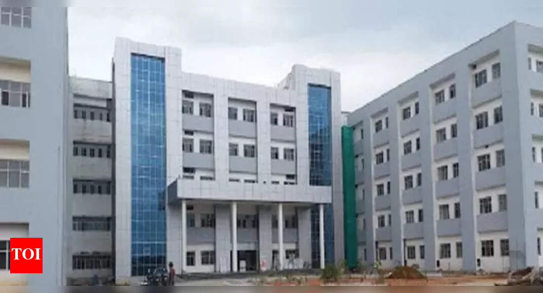 MMCH implements strict campus protocols | Ranchi News - Times of India