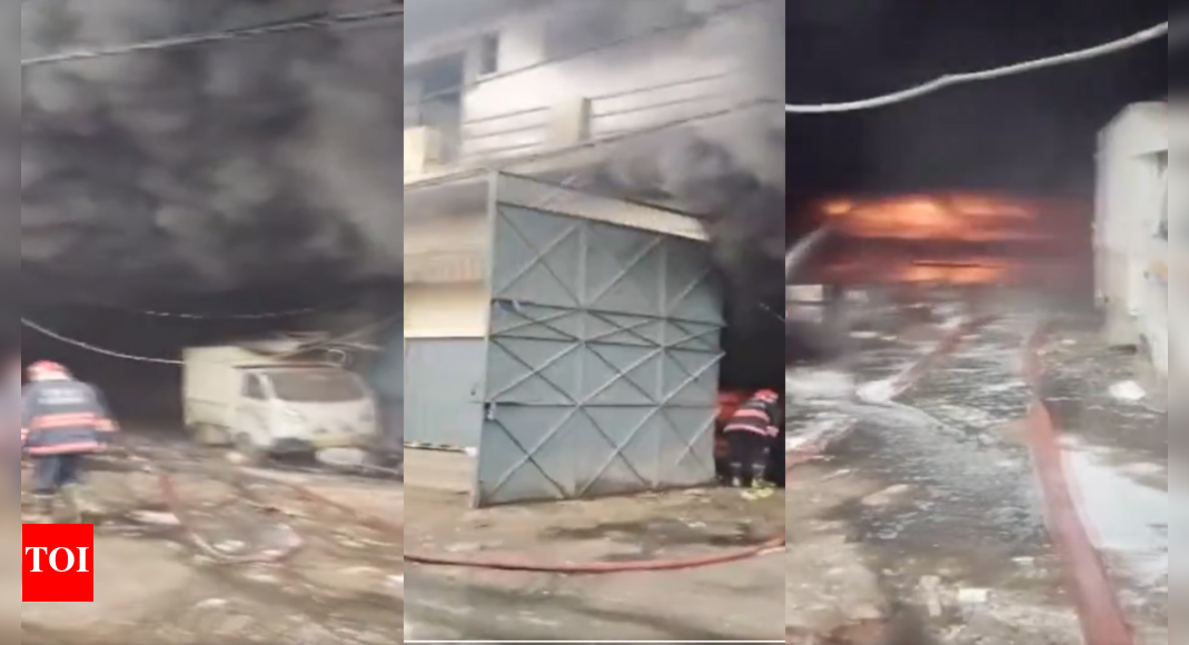 Fire breaks out at factory in Delhi's Najafgarh, 4 workers injured ...