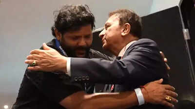 Teary-eyed Sunil Gavaskar chokes talking to Nitish Reddy's parents ...