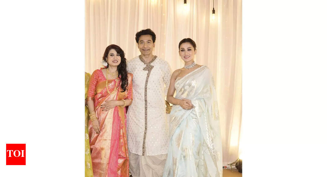 Mimi stuns at Tota Roy Choudhury and Sharmili Roy Choudhury’s 25th ...