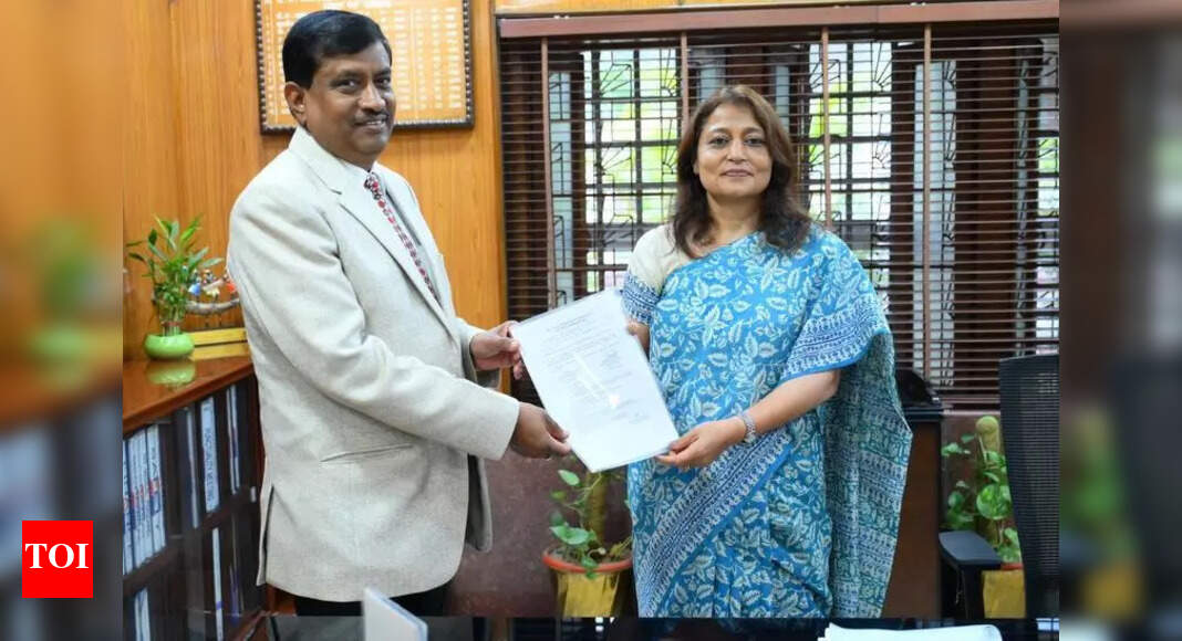 Deepak Gupta takes charge as DRM of SECR, Nagpur Division | Nagpur News - The Times of India