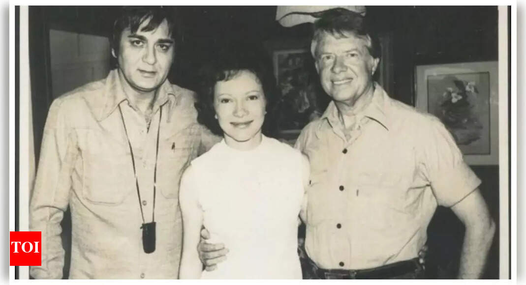 Priya Dutt shares a memory featuring father Sunil Dutt with former US ...