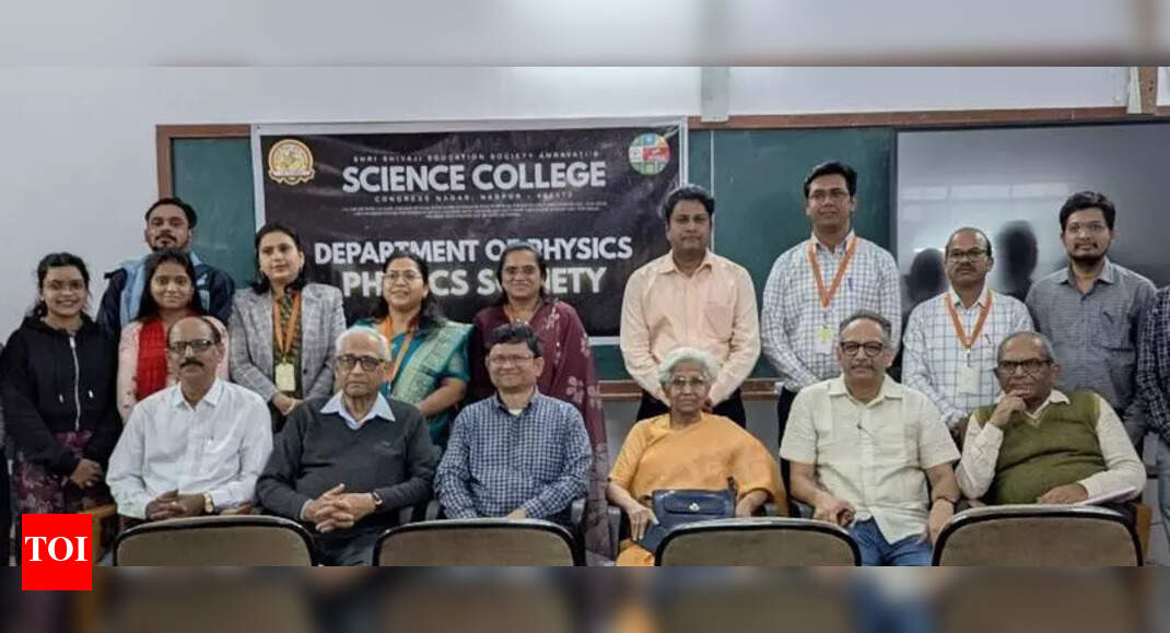 Shivaji Science College and IAPT organise lecture on astronomy | Nagpur ...