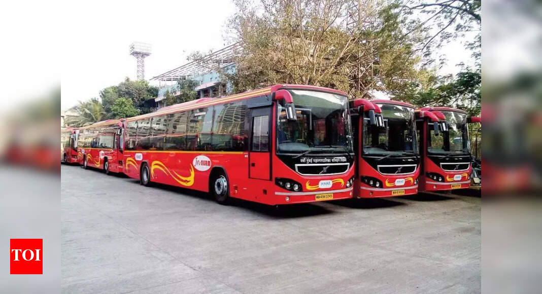 BEST bus hits overhead object, emits smoke | Mumbai News - Times of India