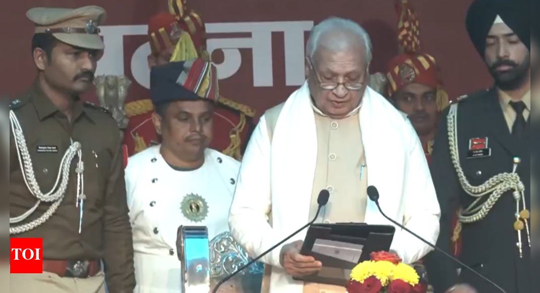Arif Mohammed Khan sworn in as Bihar governor, succeeds Rajendra ...