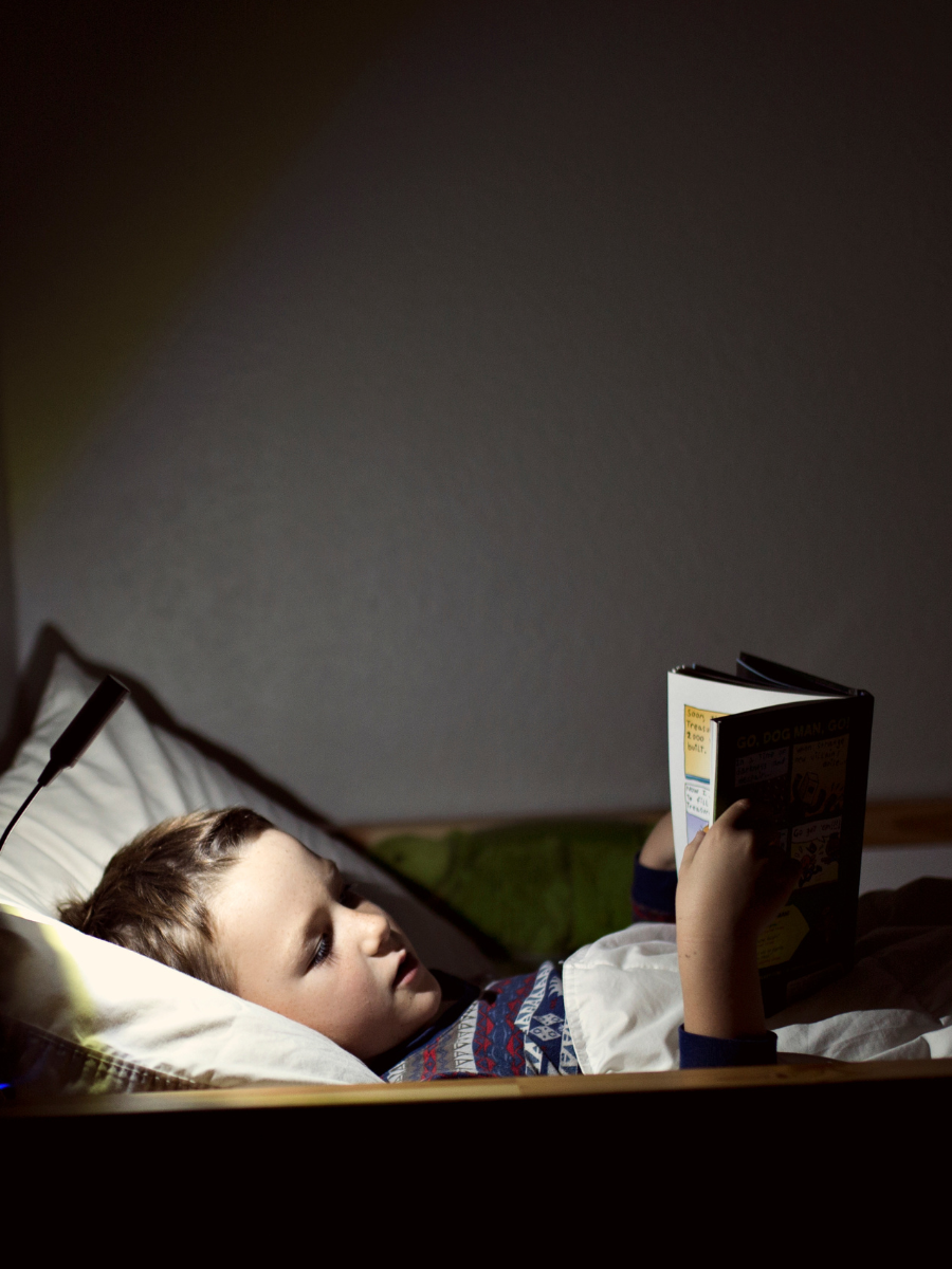 8 ways reading before bed will improve your memory and retention skills ...