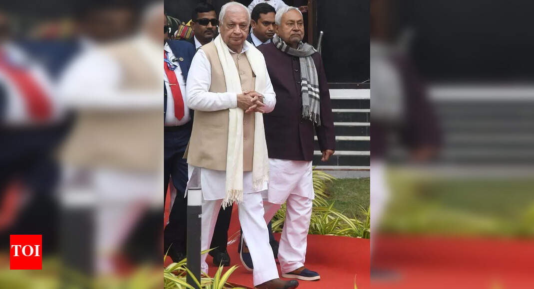 Arif Mohammad Khan takes oath as Bihar’s 42nd governor | Patna News - The Times of India