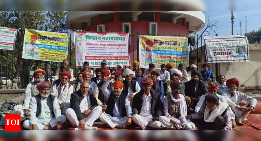 Farmers sit on hunger strike in Jaipur to support Dallewal | Jaipur ...