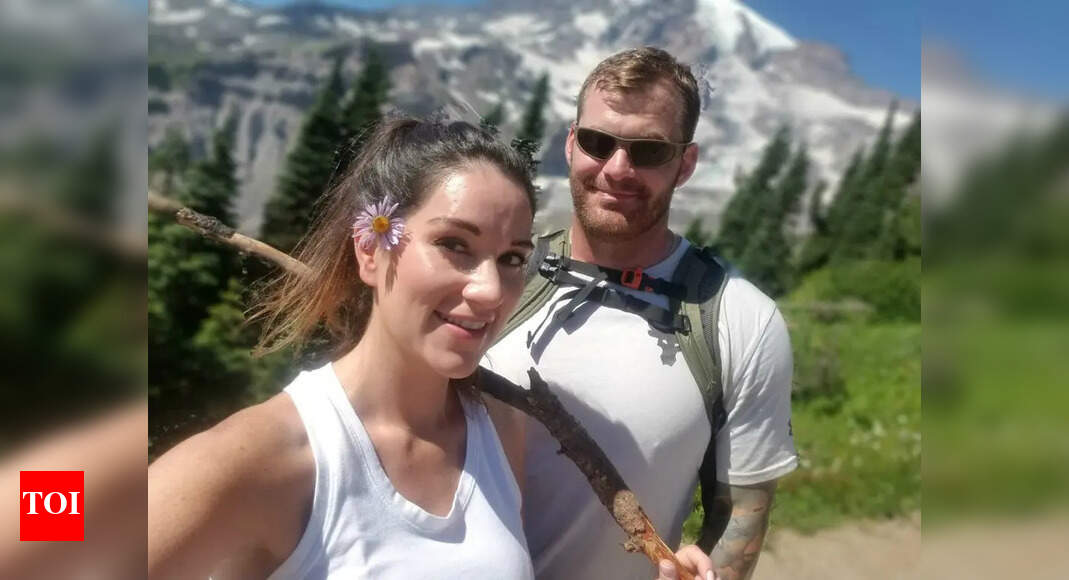 Matthew Livelsberger final texts to ex-girlfriend reveal his Cybertruck ...