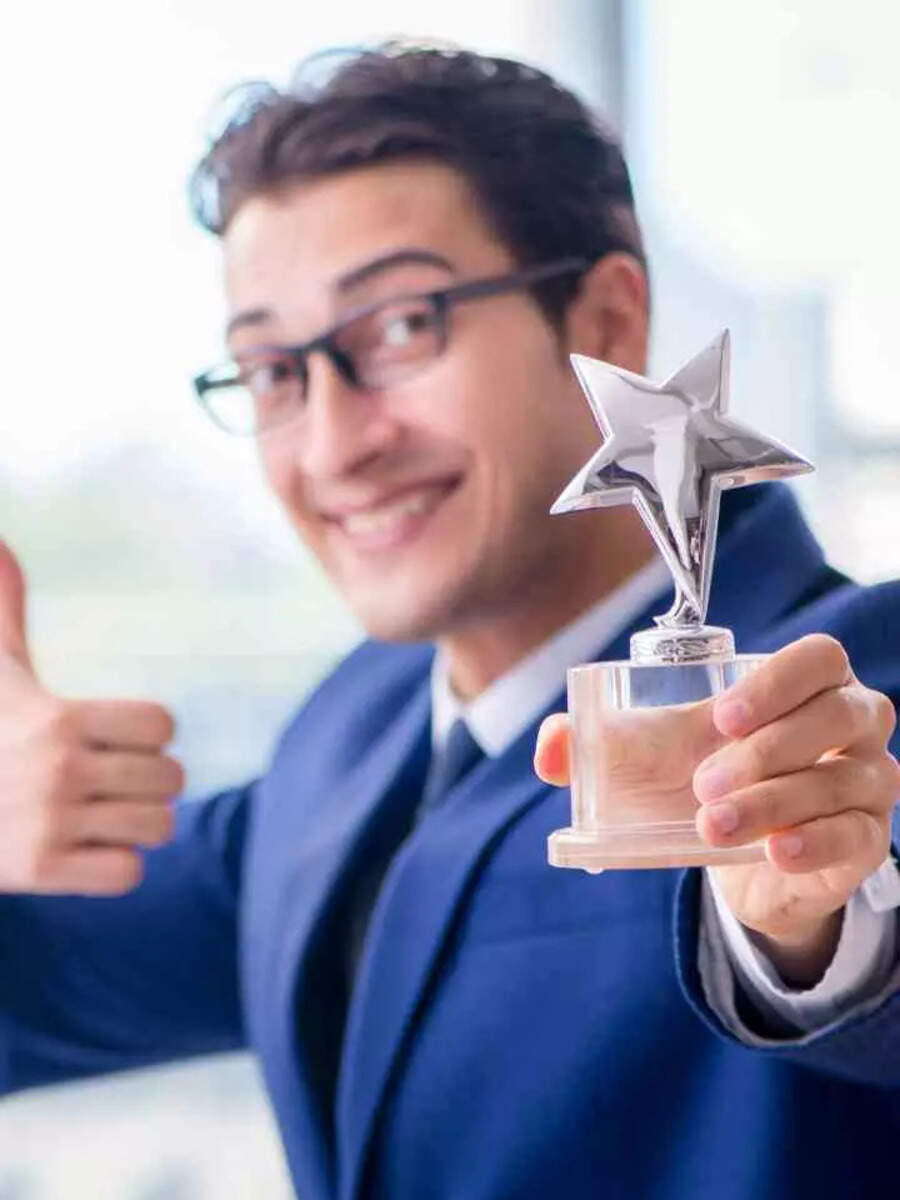 10 ways to be the best employee in your company | Times of India