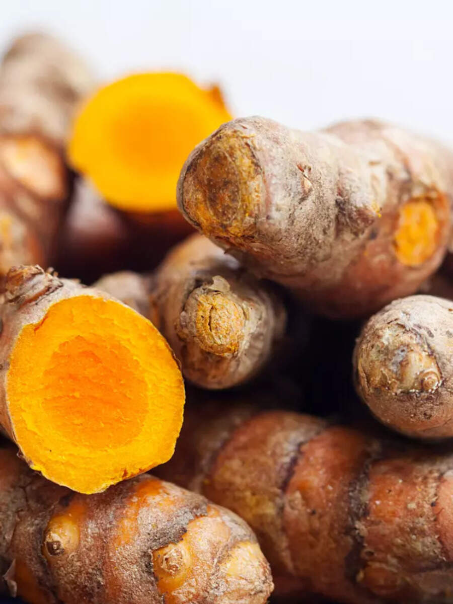 8 reasons to eat Kacchi Haldi (Raw Turmeric) in winters | Times of India