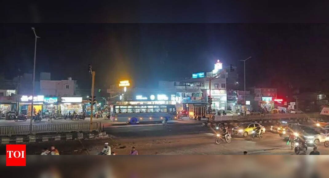 GST Road shrouded in darkness as no streetlights in sight for months ...