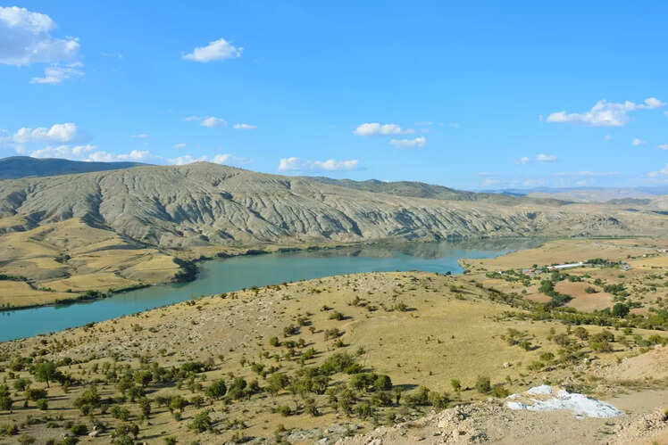 8 ancient rivers around the world that are also cultural treasure ...