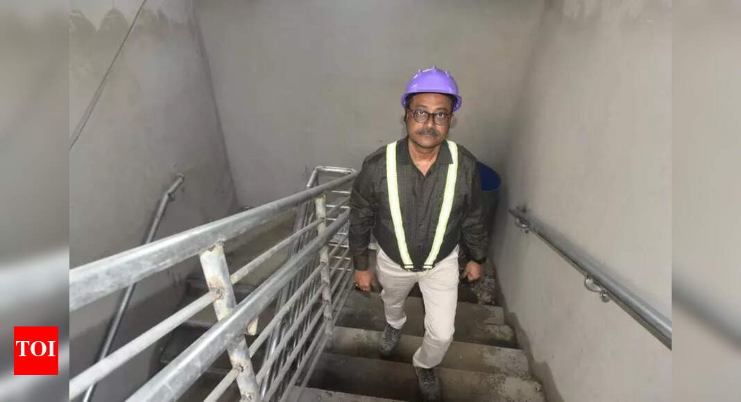 KMRC completes 7-storey-deep egress shaft in collapse zone | Kolkata ...