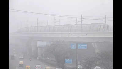 Zero visibility in major cities of Pb, rail & road traffic hit ...
